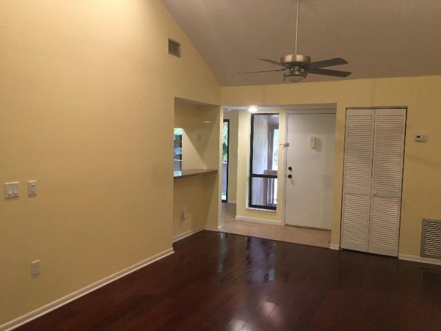 Updated Pelican Cove 1 Bed 1 Bath 2nd floor Unfurn