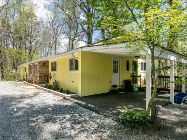 Updated Quiet 1 bed_bath duplex near downtown Tryo