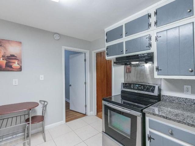 Updated Westside home, a min walk to Bus Line 867