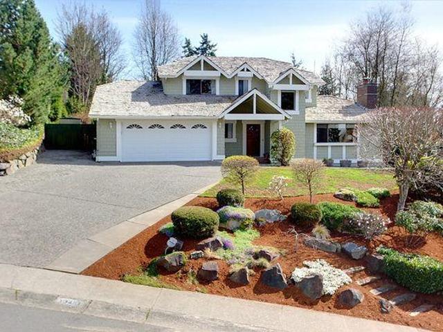 Updated 2 Story in Great Bellevue Location