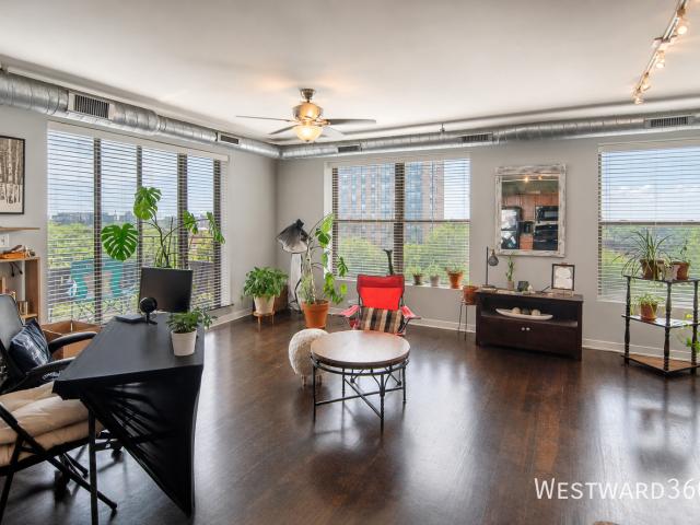 Updated 2BR with Parking, Hardwood Floors, parking and balcony