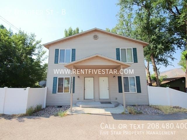 Updated 3 Bedroom Apartment! Visit rentfivestar.com for details