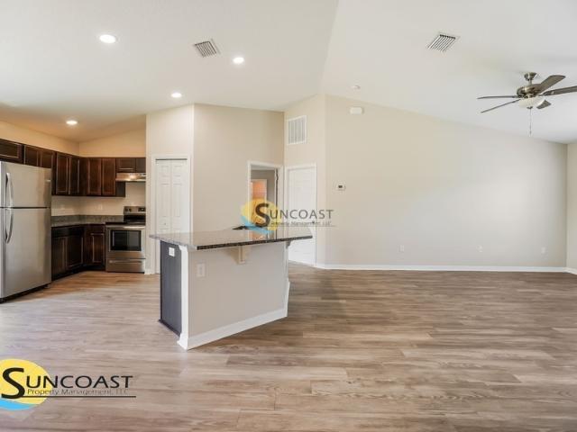 Updated 3BR Home Near Highway 200