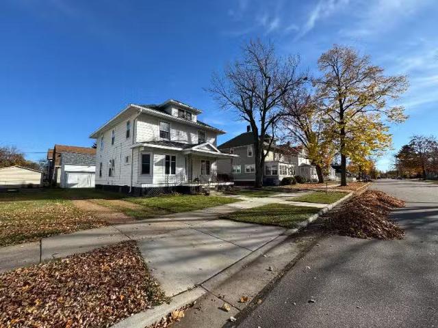 Upgraded Upper Unit 623 S 5th Ave #UPPER