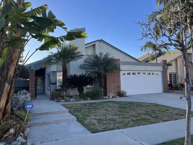 Upgraded home ready to move in! Elegant kitchen with 3 bed and.