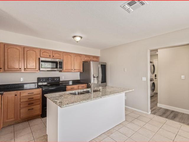 Upgraded Mesa Home | Secure Parking | Priv