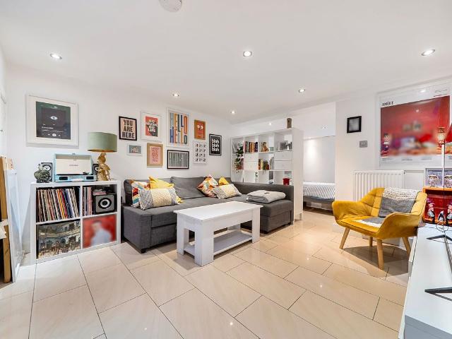 Upland Road, London SE22, 1 bed flat to rent, £1,750 pcm | PrimeLocation