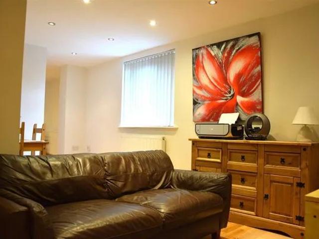 Uplands Crescent, Swansea, SA2
