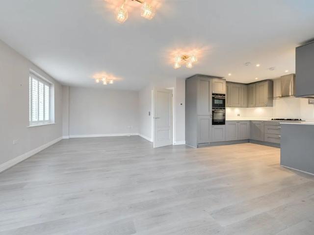 Uplands Park Road
