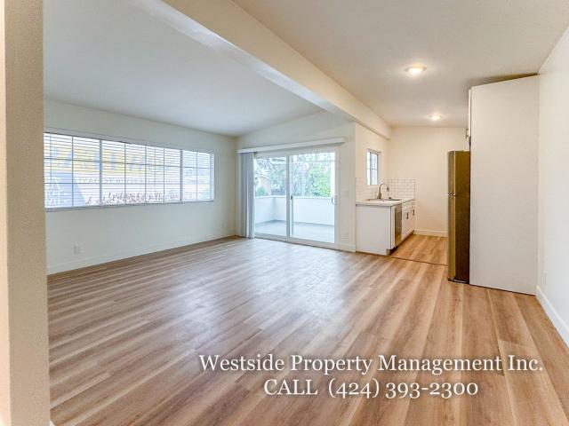 Upper 1+1 W/Balcony | Prime Palms Neighborhood