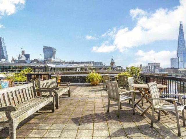 Upper Thames Street, London EC4V 1 bed flat to rent £2,200 pcm £508 pw