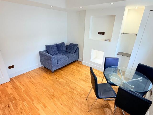 Upper Tooting Road, London SW17, 1 bed flat to rent, £1,625 pcm | PrimeLocation
