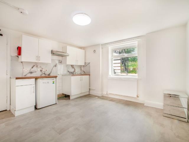 Upper Tollington Park, London N4, Room to rent, £800 pcm | PrimeLocation