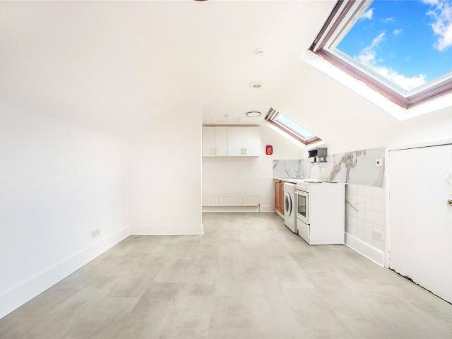 Upper Tollington Park, London N4, Room to rent, £1,200 pcm | PrimeLocation
