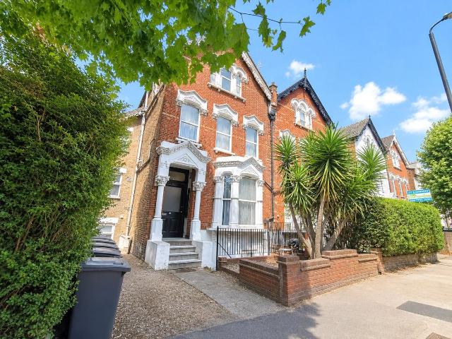 Upper Tollington Pk, London N4, Studio to rent, £1,300 pcm | PrimeLocation