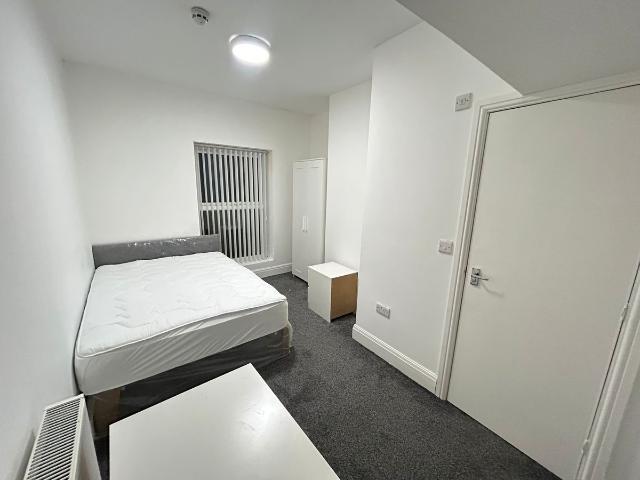 Upper Town Street, Bramley, Leeds LS13, Room to rent, £545 pcm | PrimeLocation