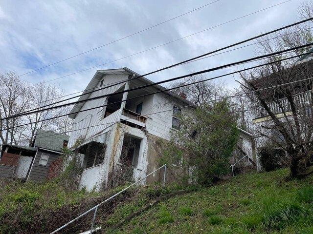 Upper Vine St, Charleston, Home For Sale