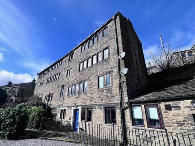 Upper Wellhouse Road, Wellhouse, 3 Bedroom Detached