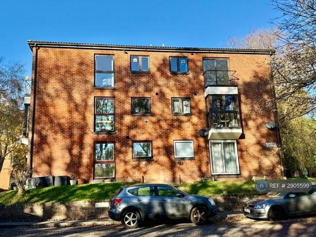 Upper Weybourne Lane, Farnham, GU9 2 bed flat to rent £1,450 pcm £335 pw
