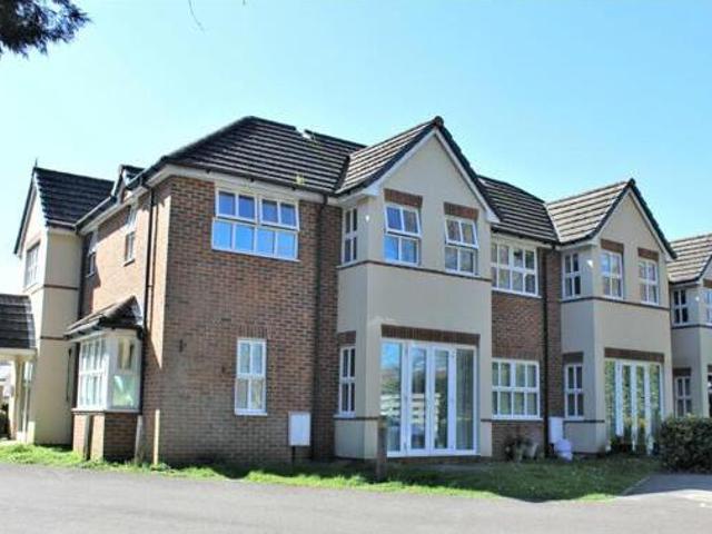 Upper Weybourne Lane, Farnham, 1 Bedroom Flat