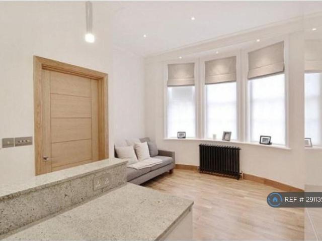 Upper Wimpole, London, W1G 2 bed flat to rent £3,200 pcm £738 pw