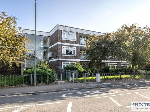 Upper Wickham Lane, Welling DA16, 1 bed flat to rent, £1,350 pcm | PrimeLocation