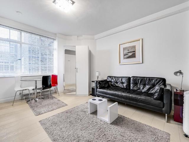 Upper Woburn Place, London, WC1H Studio to rent £2,000 pcm £462 pw