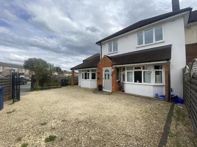 Upper Belmont Road, Chesham HP5, 4 bed semi detached house to rent, £2,300 pcm | PrimeLocation