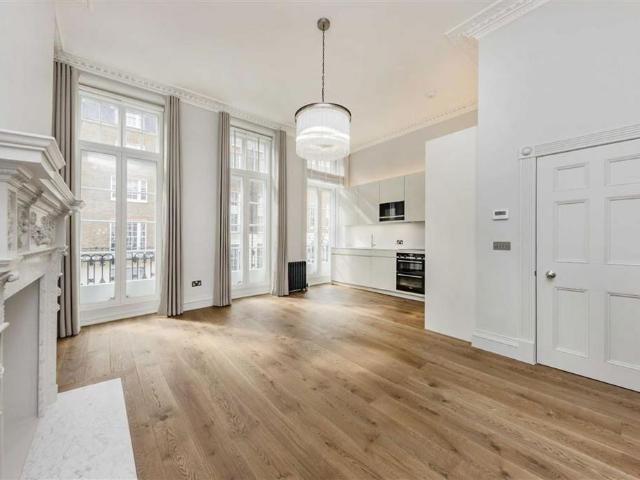 Upper Berkeley Street, London W1H 1 bed flat to rent £3,900 pcm £900 pw