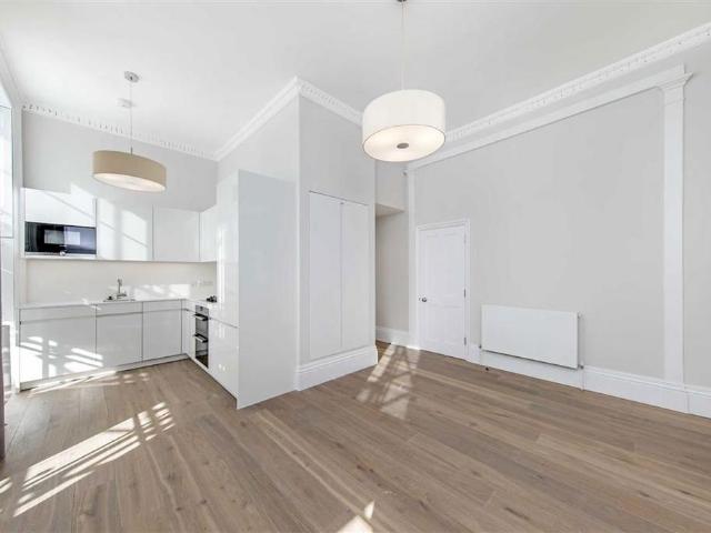 Upper Berkeley Street, London W1H 1 bed flat to rent £3,380 pcm £780 pw