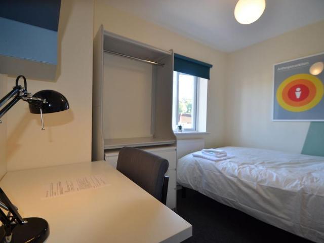Upper Bevendean Avenue, Brighton BN2 7 bed house to rent £5,066 pcm £1,169 pw
