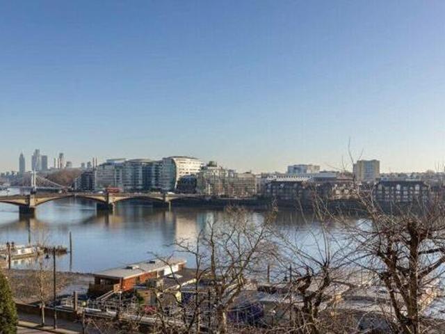Upper Blantyre Walk, Chelsea, 2 Bedroom Apartment