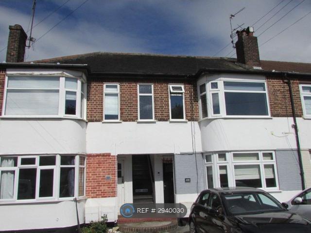 Upper Brentwood Road, Romford RM2, 2 bed terraced house to rent, £1,600 pcm | PrimeLocation