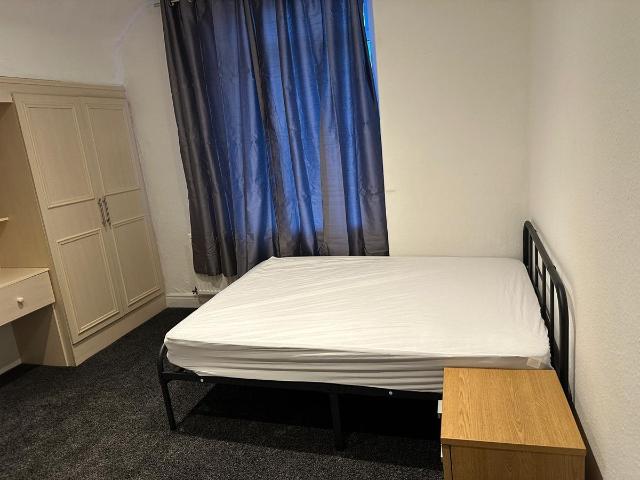 Upper Chorlton Road, Manchester M16, Room to rent, £650 pcm | PrimeLocation