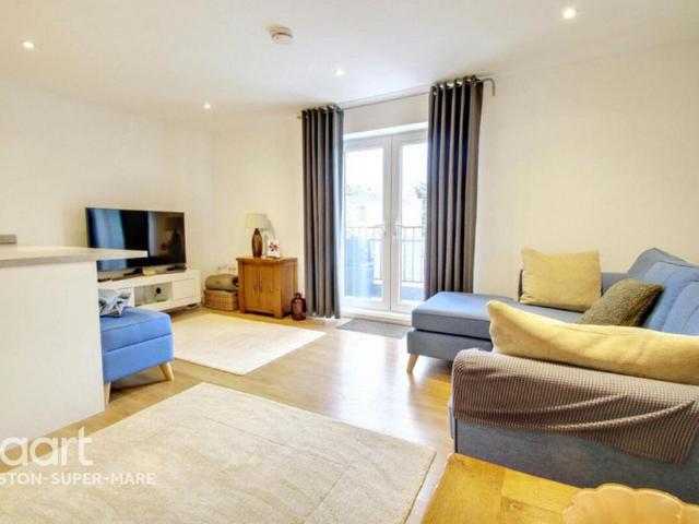Upper Church Road, WESTON SUPER MARE 2 bed flat to rent £1,000 pcm £231 pw