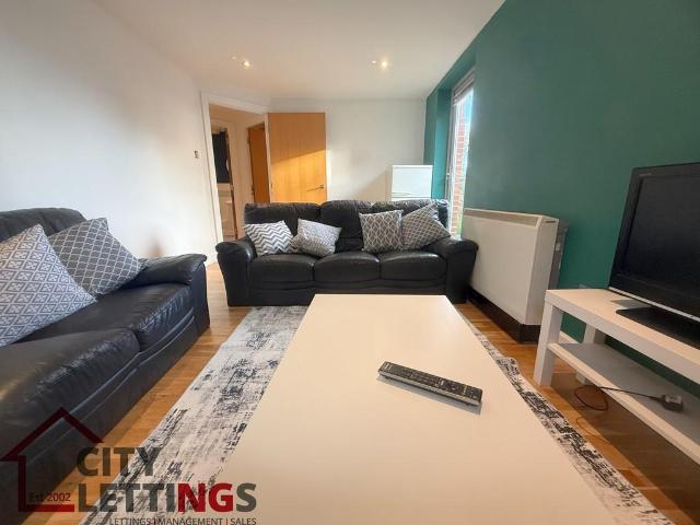 Upper College Street Nottingham NG1 2 bed flat to rent £1,040 pcm £240 pw