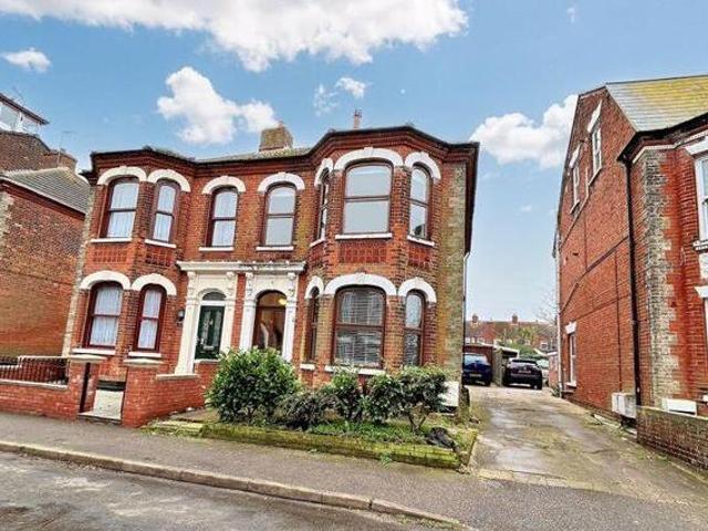 Upper Cliff Road, Gorleston, 3 Bedroom Semi detached