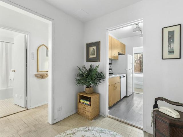 Upper East Side NY 100047040