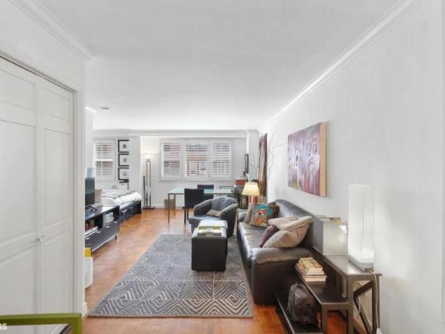 Upper East Side NY LS95694156