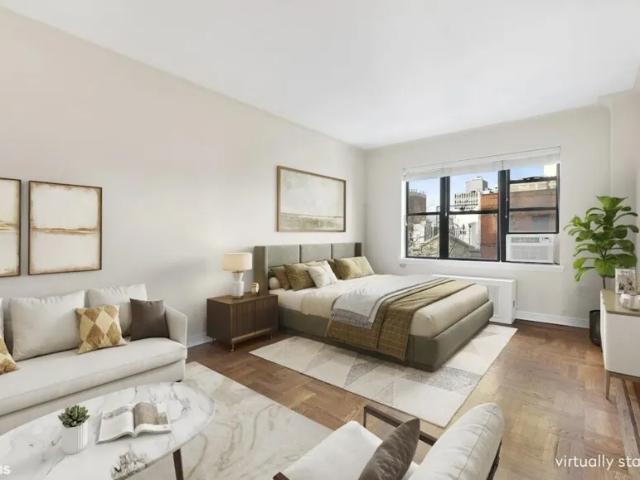 Upper East Side NY LS102245633