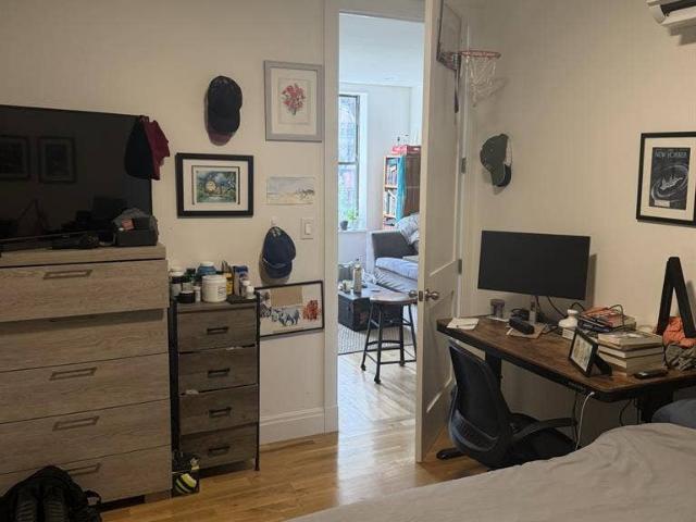 Upper East Side Room For Rent