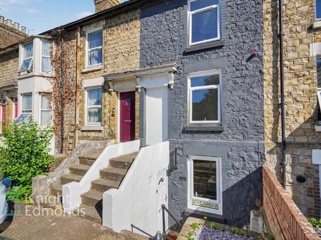 Upper Fant Road, Maidstone, ME16 3 bed terraced house to rent £1,550 pcm £358 pw
