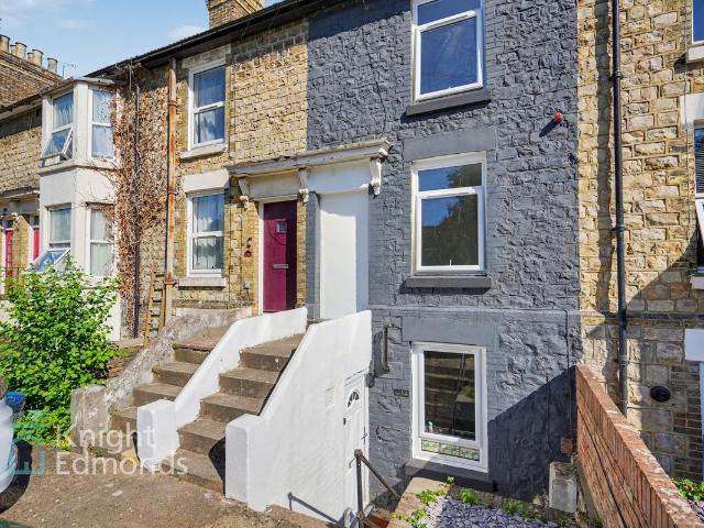 Upper Fant Road, Maidstone ME16, 3 bed terraced house to rent, £1,800 pcm | PrimeLocation