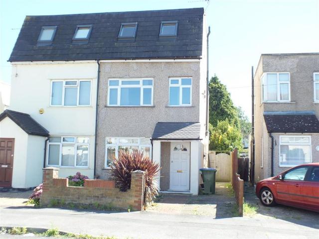 Upper Farm Road, West Molesey 3 bed house to rent £2,150 pcm £496 pw