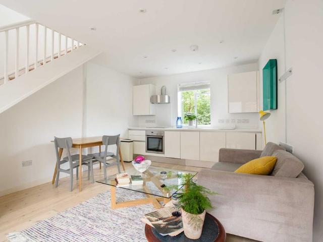 Upper Fisher Row, Central Oxford 1 bed detached house to rent £2,695 pcm £622 pw