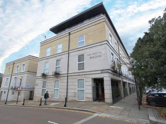 Upper Fourth Street, Milton Keynes, MK9 2 bed flat to rent £1,450 pcm £335 pw