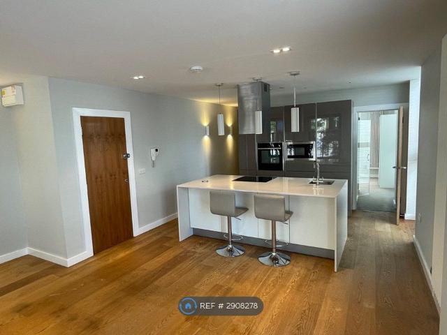 Upper Fourth Street, Milton Keynes MK9, 2 bed flat to rent, £1,550 pcm | PrimeLocation