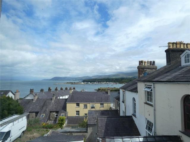 Upper Garth Road, Bangor, Gwynedd, LL57 4 bed terraced house to rent £2,132 pcm £492 pw