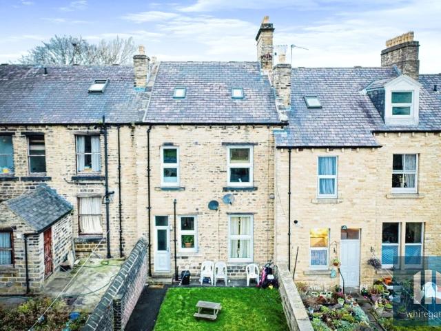 Upper George Street, Springwood, Huddersfield HD1, 4 bed flat to rent, £849 pcm | PrimeLocation