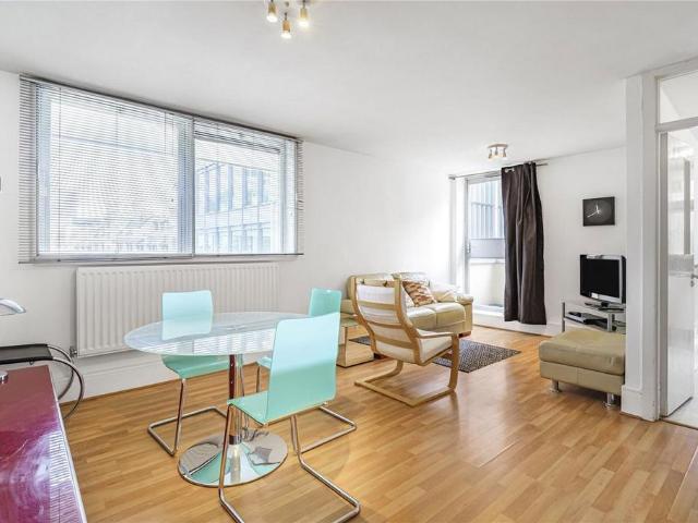 Upper Ground, London SE1 1 bed flat to rent £2,400 pcm £554 pw